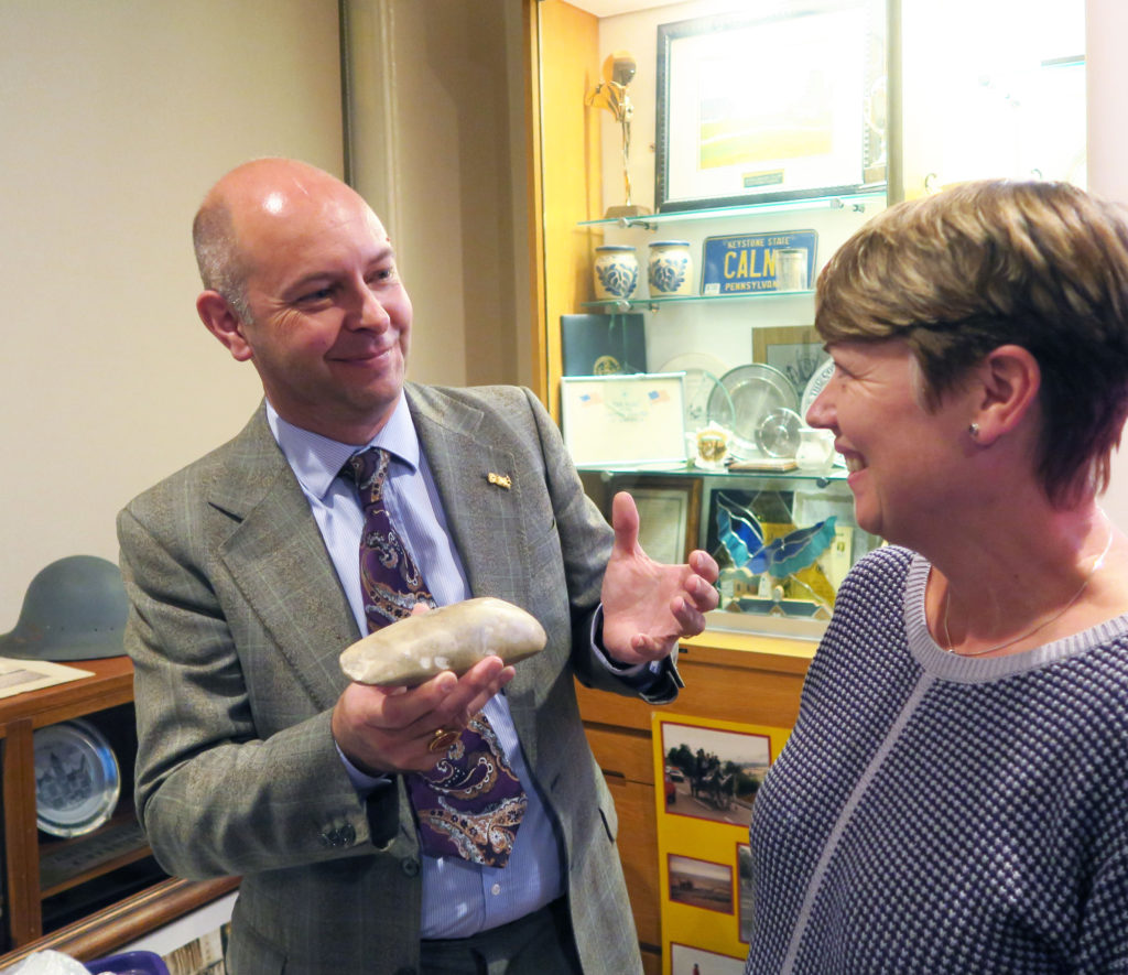 Antiques Roadshow specialist in Calne – Dewfall Hawk